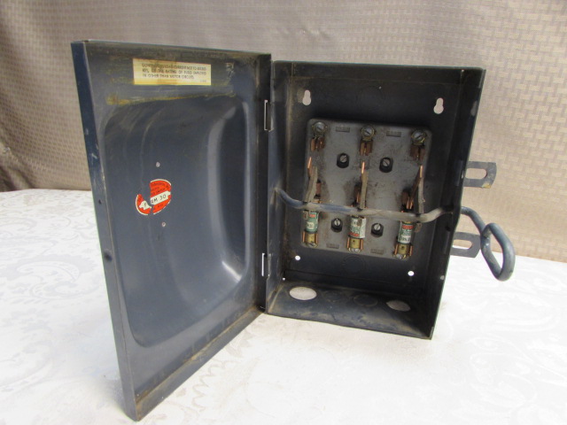Lot Detail 240 Volt Shut Off Box